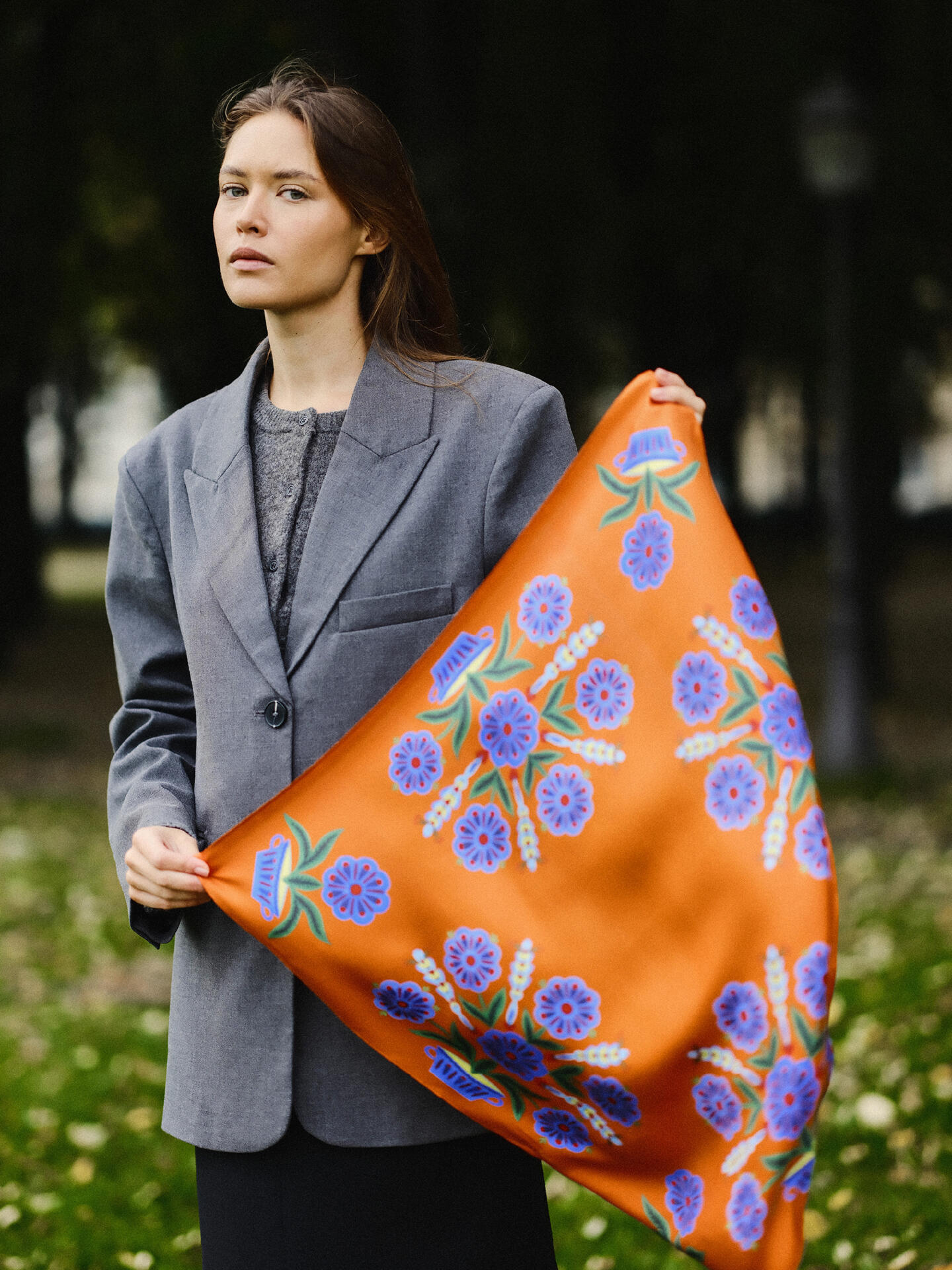 Шовкова хустка Квіти на помаранчевому